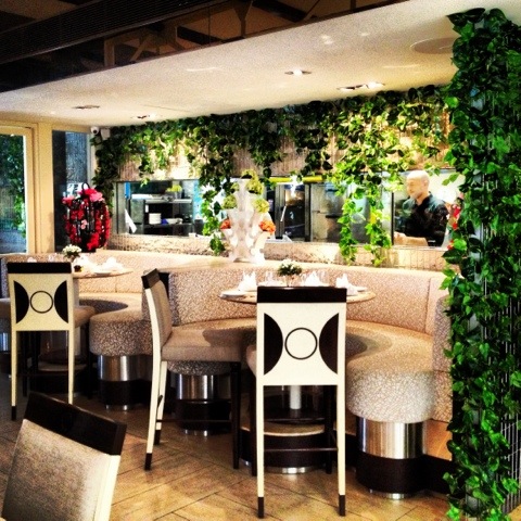 Parco Caffe - Park Al Fresco Dining With Indoor Comfort