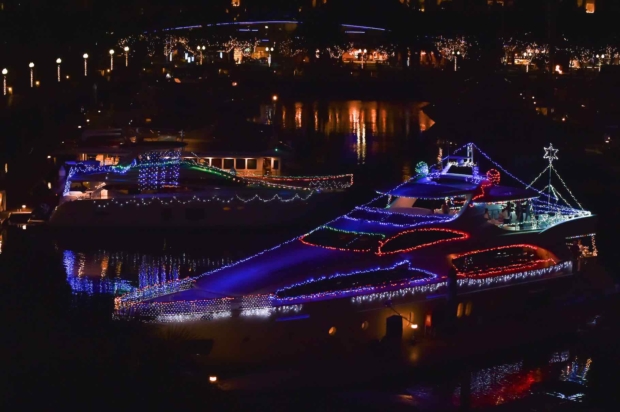 ONE15 Marina Sentosa Cove - A Sparkling Christmas Celebration In Singapore