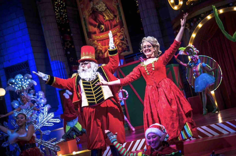 USS Universal Christmas Brings A Dazzling Extravaganza To All